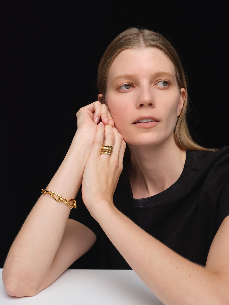 Ava Ring – IN GOOD COMPANY